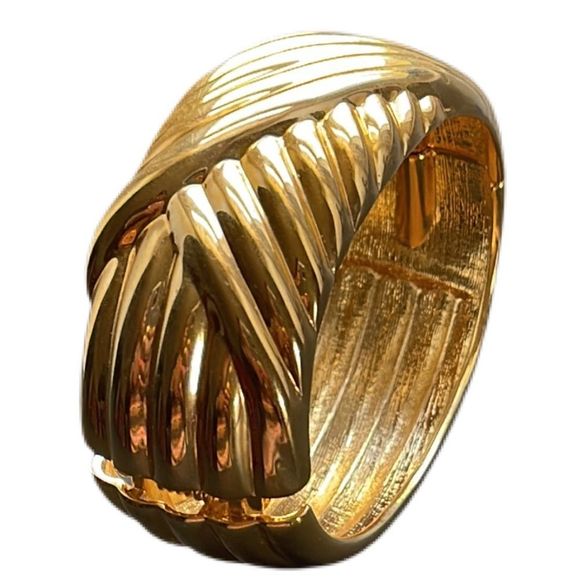 Jl | Jewelry | Vintage Jl Ribbed Wide Hinged Bangle Bracelet | Poshmark